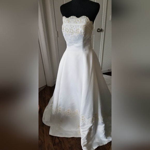 emme bridal | Dresses | Emme Bridal Wedding Gown | Poshmark